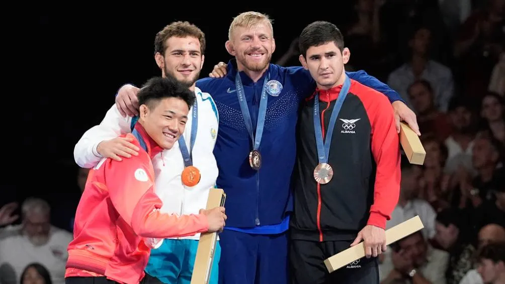 París 2024: Chermen Valiev le da a Albania la primera medalla olímpica ...