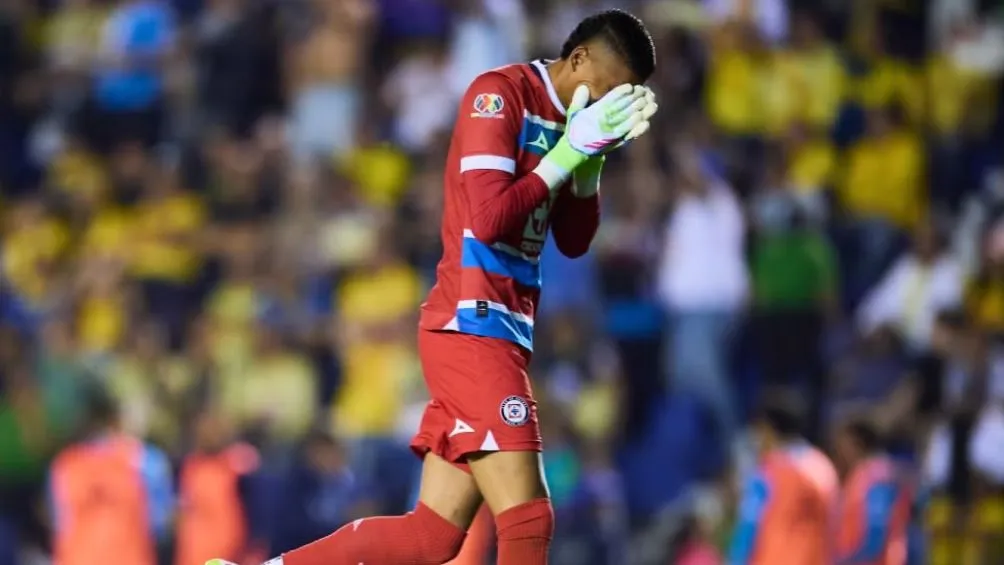 ¿Otra vez tú? Kevin Mier se equivoca durante el primer gol de Atlas