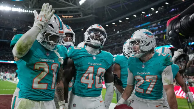 Miami Dolphins celebran triunfo en Madrid a lo Cristiano Ronaldo